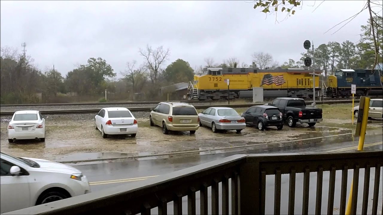 UP 7752 GE ES44AC with 2 CSX and a Train Meet Pt-1 at Spring JCT-Spring ...