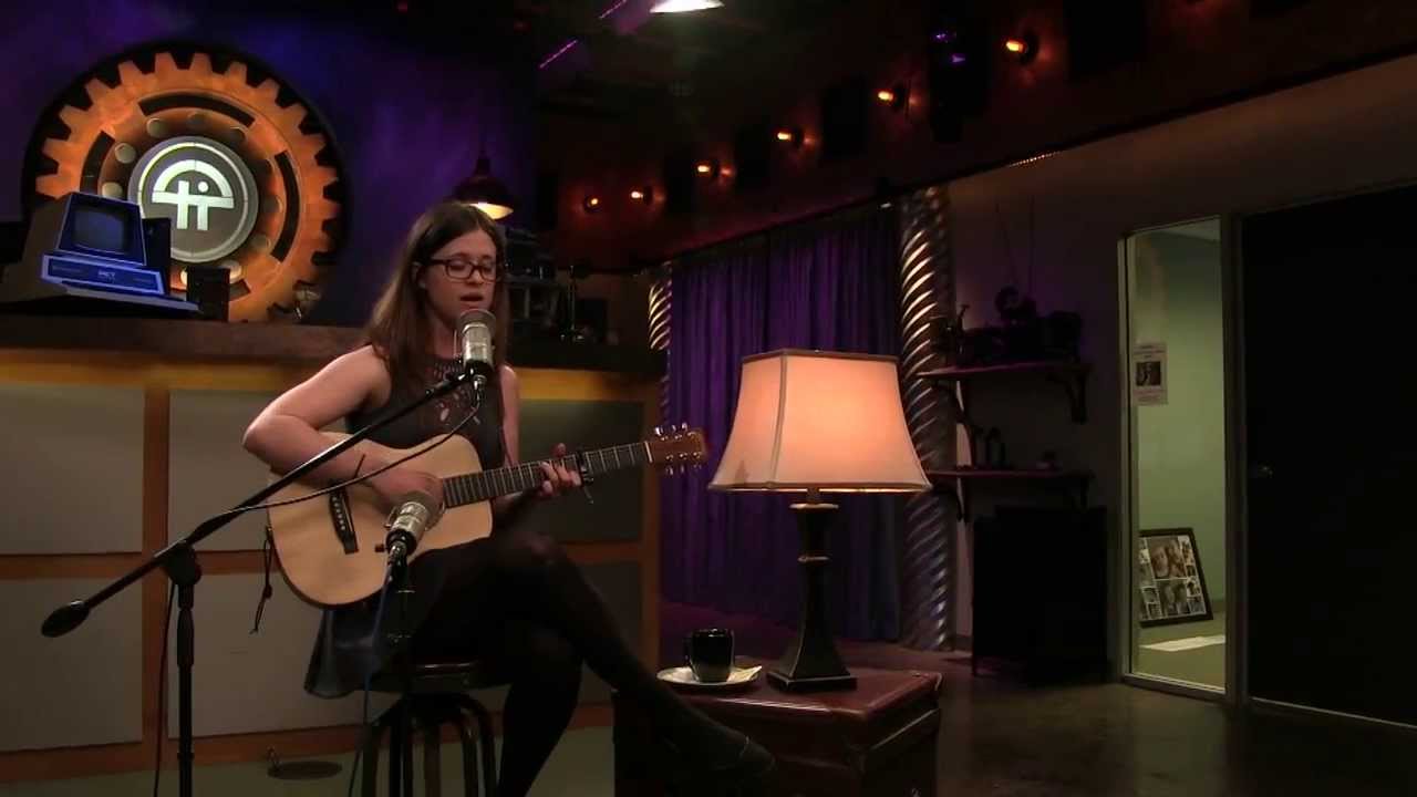 Summer Music Series 2013: Allie Goertz - YouTube