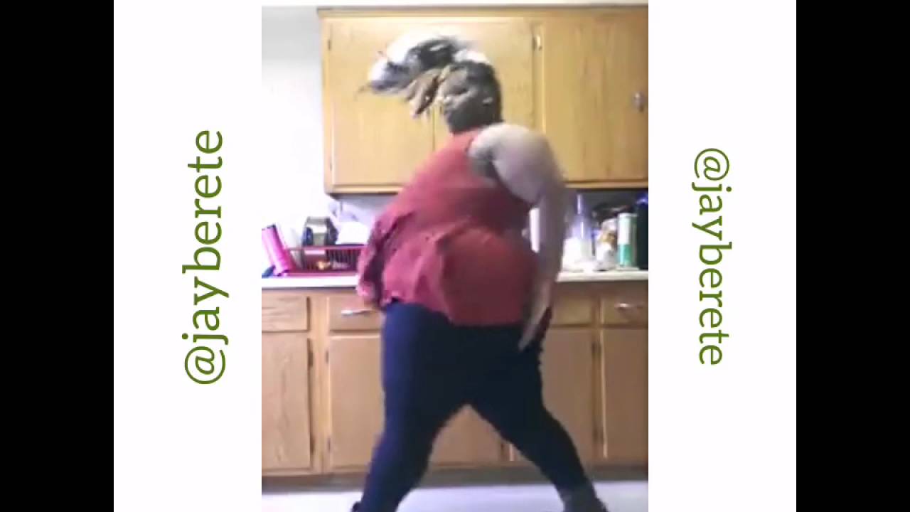 Fat Girl Showing Her Twerking Moves Youtube
