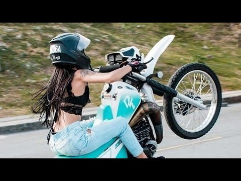 Mujeres carreras de motos Colombia Yamaha DT - YouTube