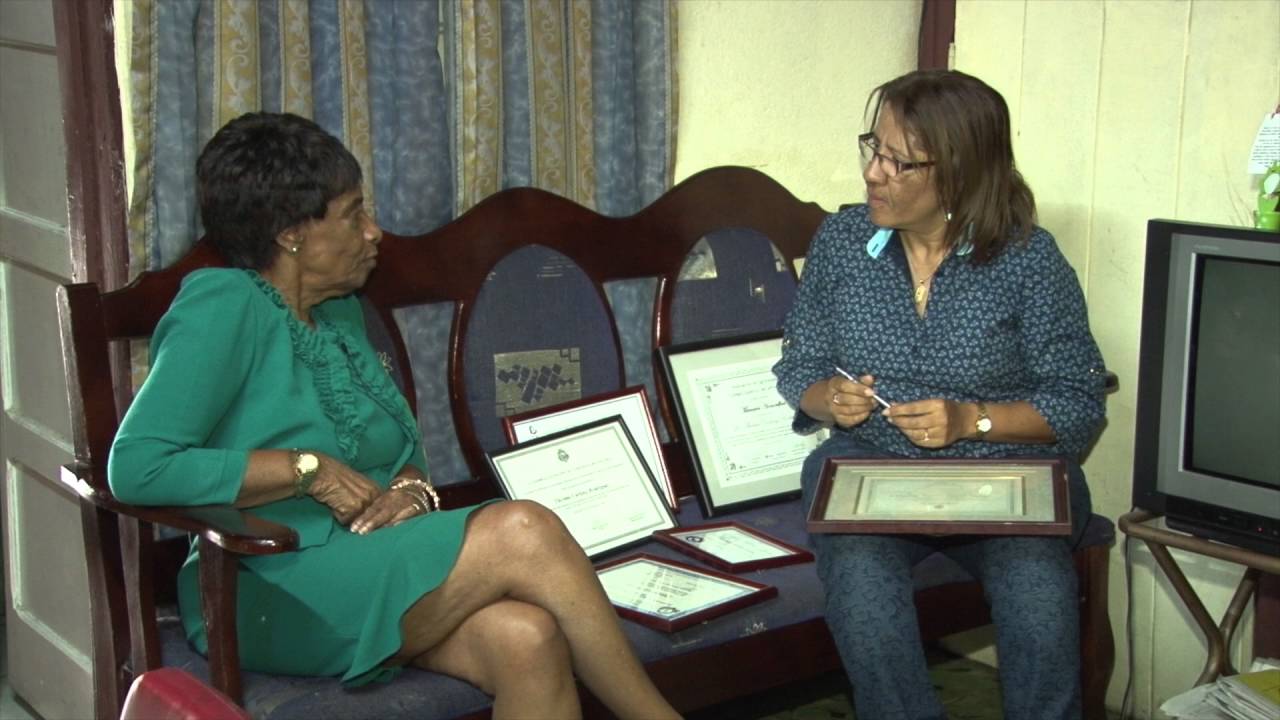Especial Primeras Sras Graduadas de UCR: Thelma Curling - YouTube