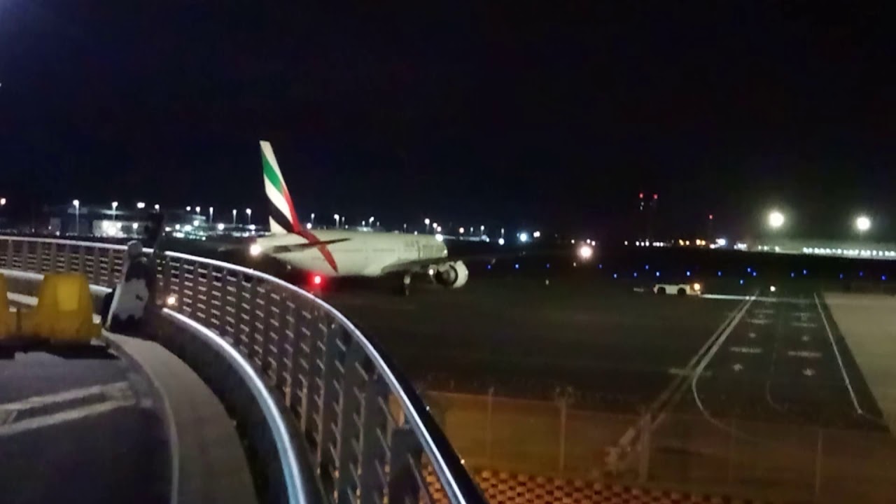 EMIRATES BOEING 777-300 ER FLIGHT EK776. DURBAN TO DUBAI - YouTube
