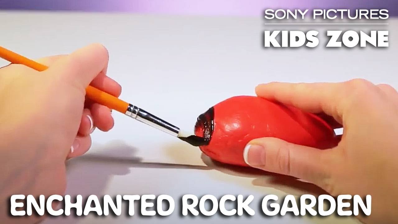 SMURFS: THE LOST VILLAGE: Smurf Scout Camp: Enchanted Rock Garden ...