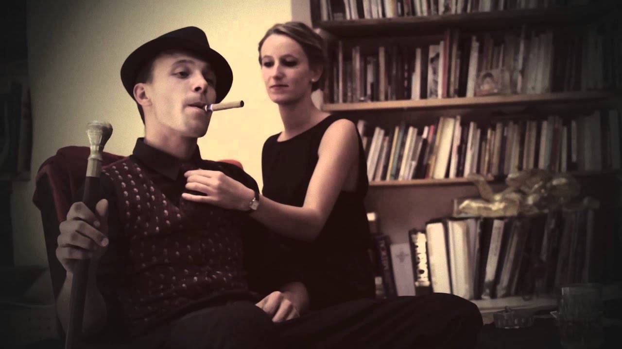 Fever - The Mitchi Bitchi Bar (Clip) - YouTube