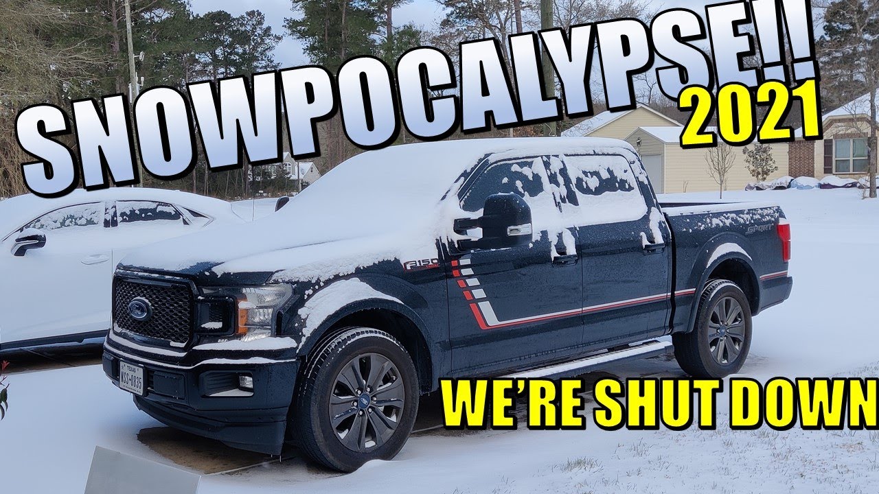 Texas Snowpocalypse 2021! We're shut down! + pups in the snow - YouTube