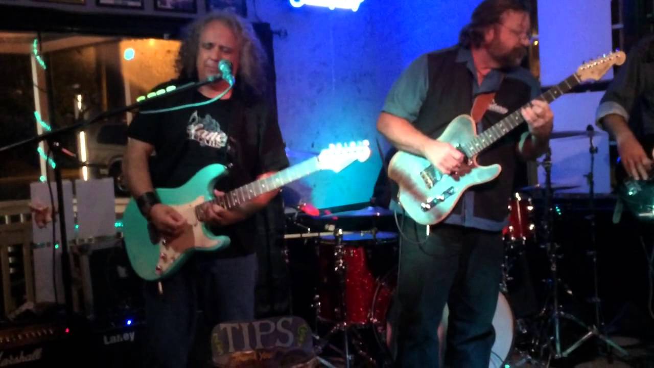 Bobby Messano - Love's Got A Hold In Me w/Mike Delaney - YouTube