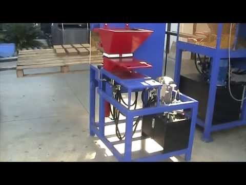 ECO-PRESS 2.0_13 Automatic compressed earth brick machine - YouTube