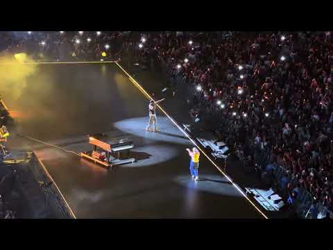 Jay-Z and Alicia Keys “Empire State of Mind”, Yankee Stadium, NYC 7/10/26