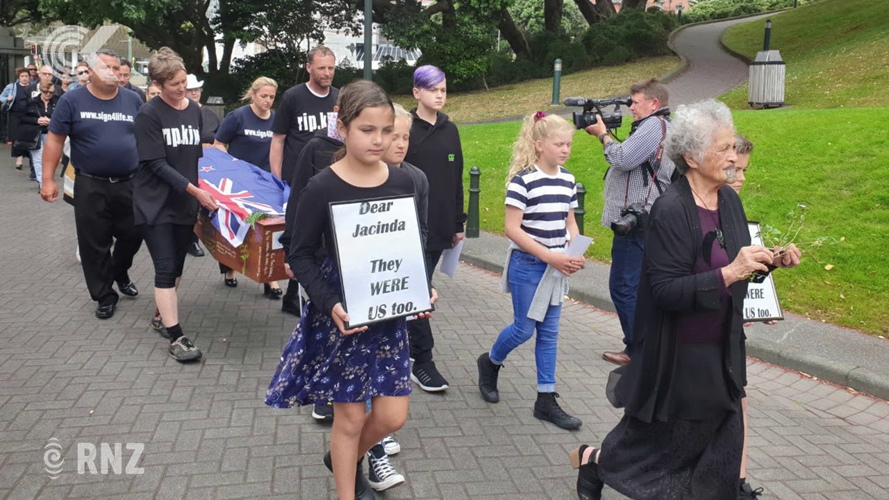 Epic bike ride protest to Parliament stalled by security - YouTube