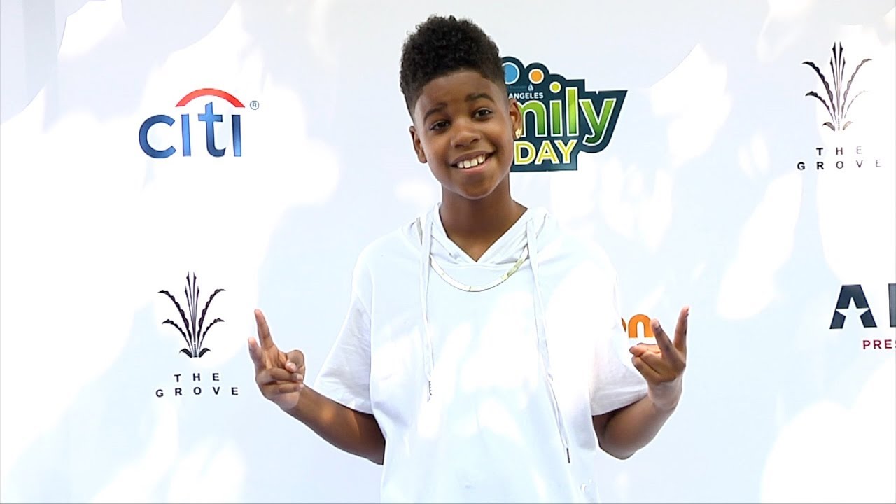 JD McCrary 10th Annual LA Family Day Blue Carpet - YouTube