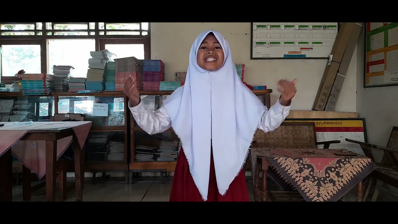 Latihan mapsi khitobah tema birul waliadin oleh Della Amelia Putri ...