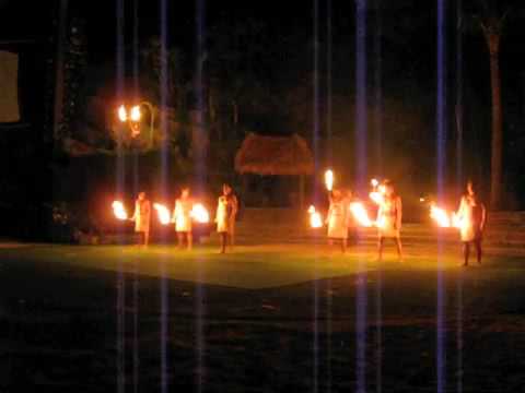 Fire show at Polynesian Cultural Center - YouTube