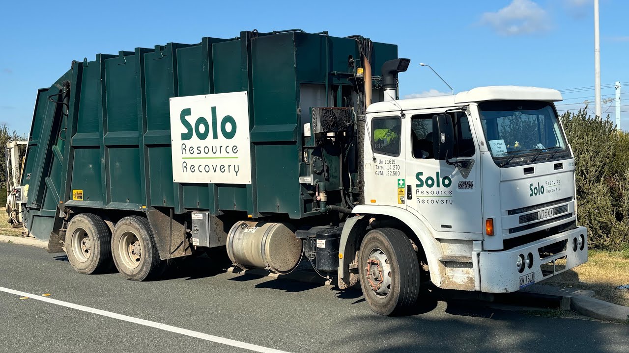 South Perth bulk waste - council clean up Jam packed old solo acco unit ...