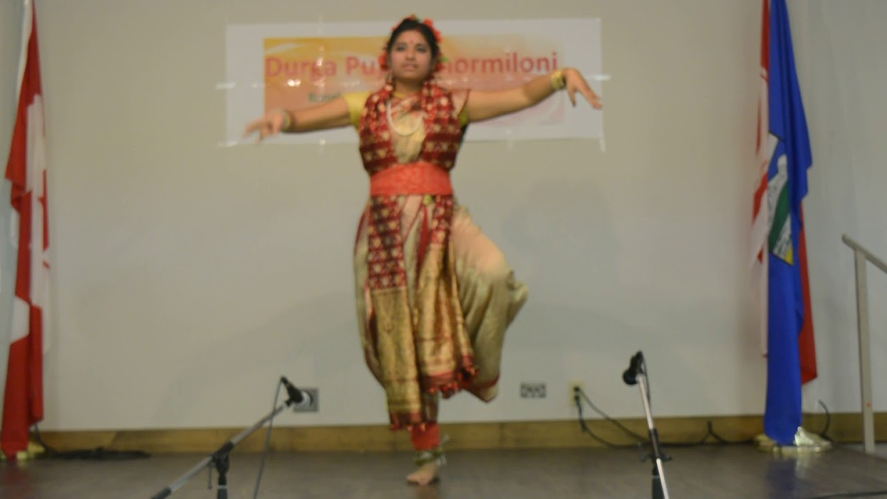 Dance of Dolan Champa Saha- Anondodhara bohiche bhubone - YouTube