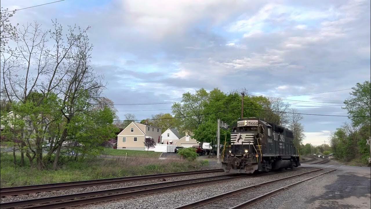 NS 5666 GP38-2 Leads CR MA01 with a Nice K5LA horn At Piscataway,NJ - YouTube
