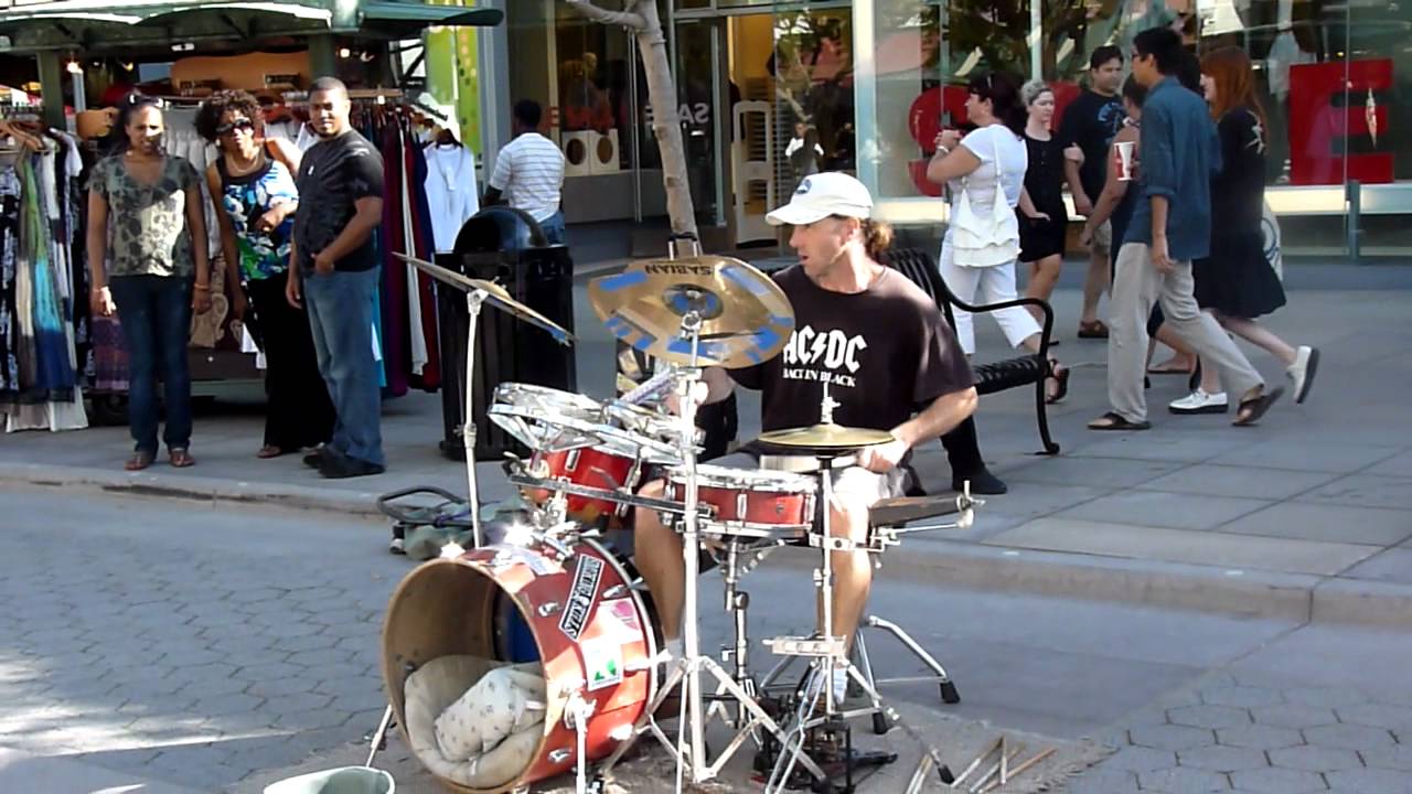 Awesome street drummer - YouTube