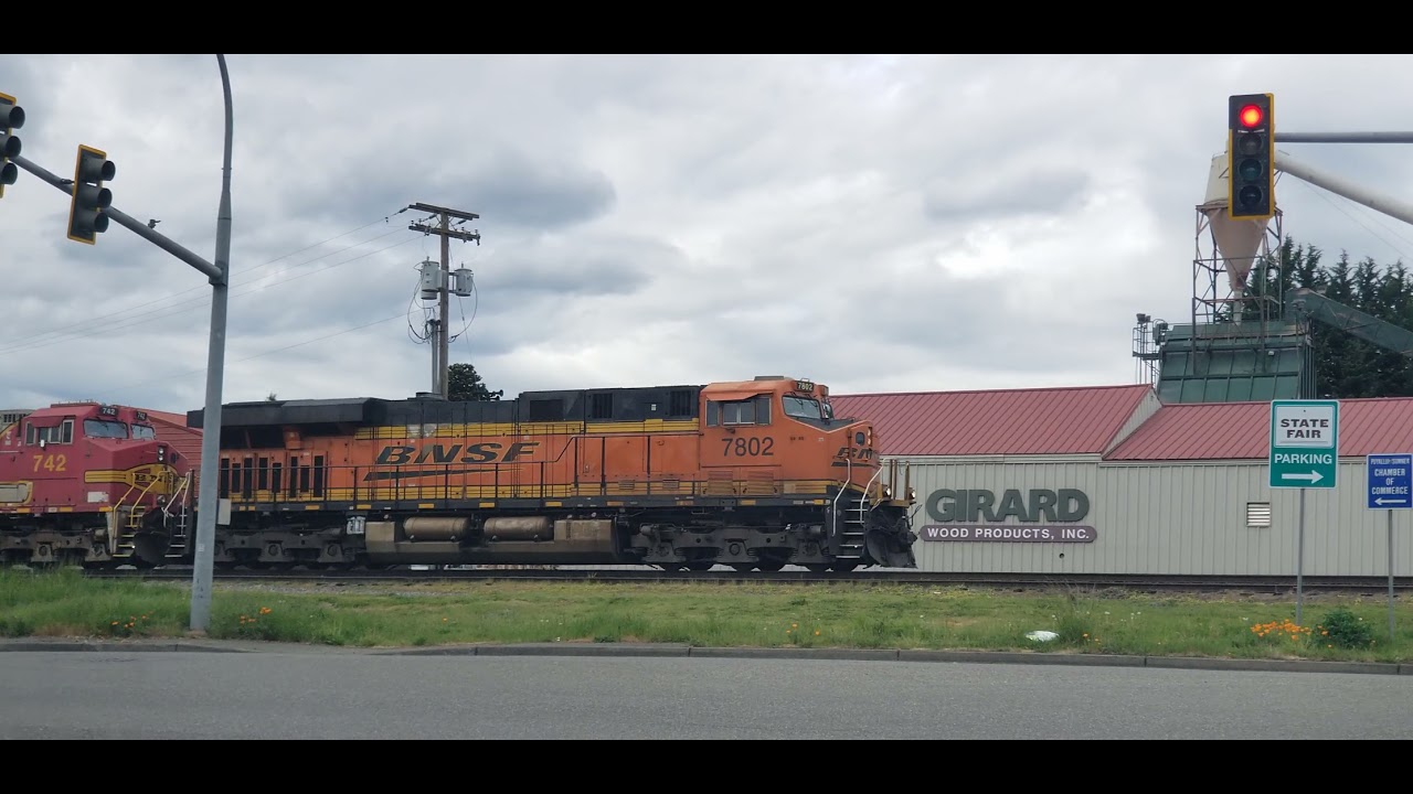BNSF 7802 Northbound Grain Train with Awful Horn In Puyallup, WA (BNSF ...