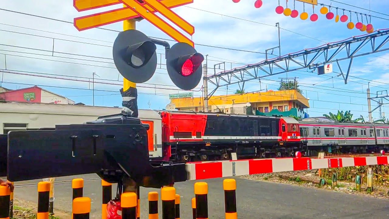 WARNA BARU !! Tampilan Terbaru Perlintasan Kereta Api Siemens JPL 81 ...