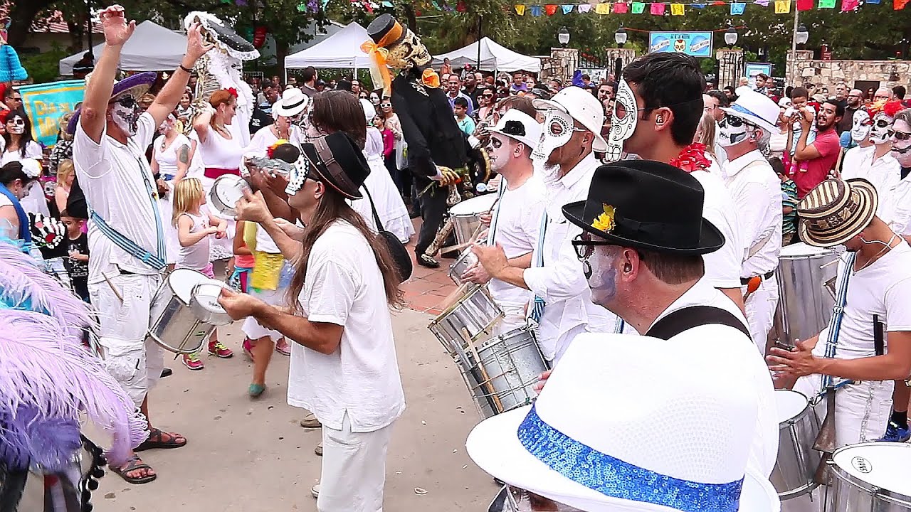 Austin Samba School at La Villita celebrating Dia de los Muertos - YouTube