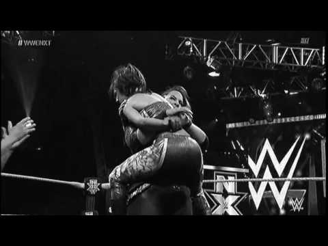 Nia Jax Hammerlock Bearhug