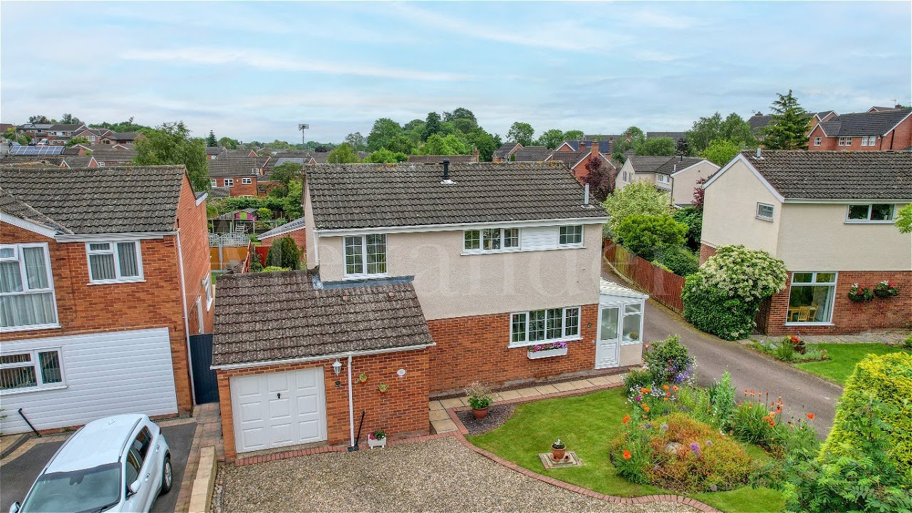 A lovingly maintained detached three bedroom family home, located in ...