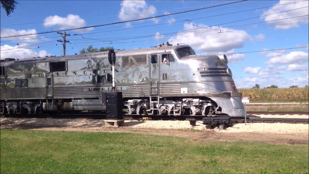 IRM EMD F5 9911A with long streamline train - YouTube