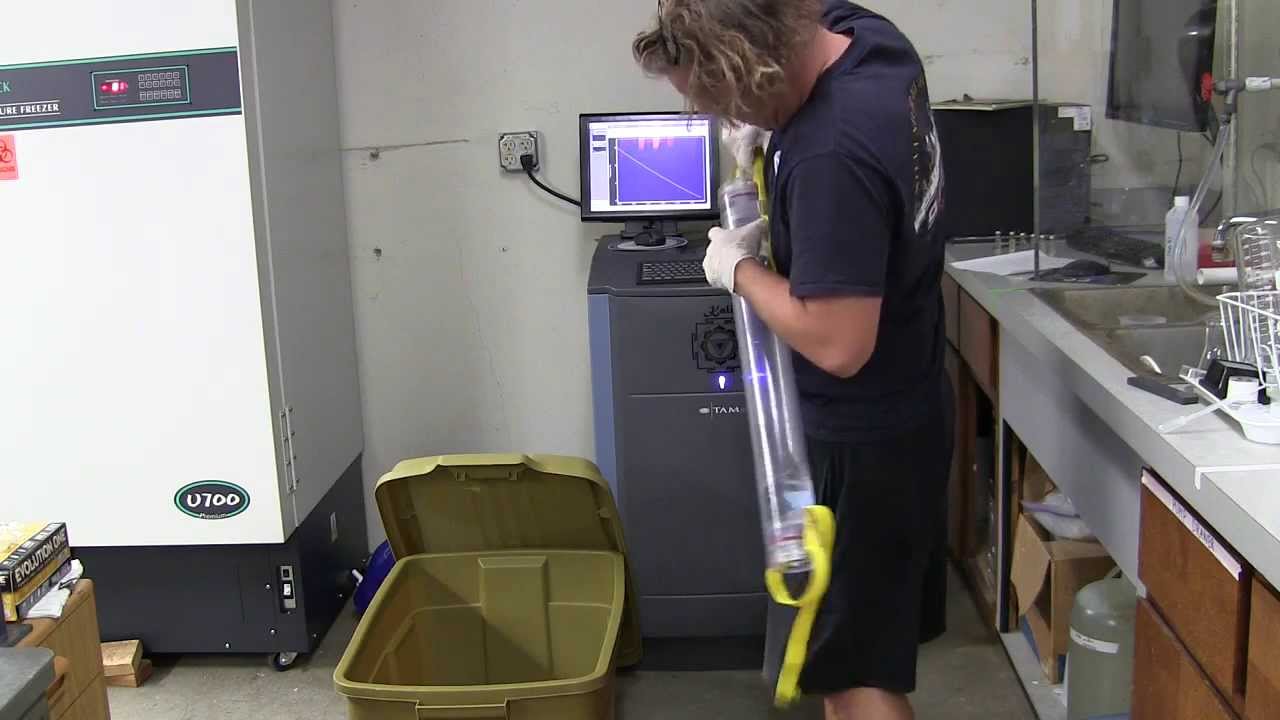 How to Acid Wash Niskin Bottles - YouTube