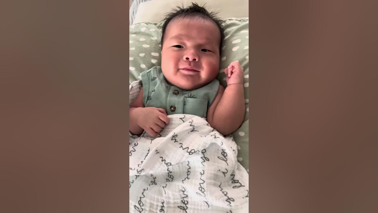 Baby Eujin pooping - YouTube