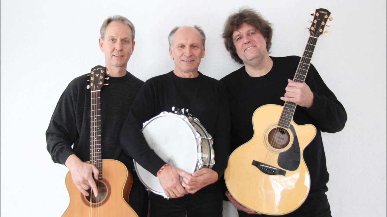 BOURREE | e-moll | J.S. Bach | By Peter Wulff-Thießen Trio - YouTube