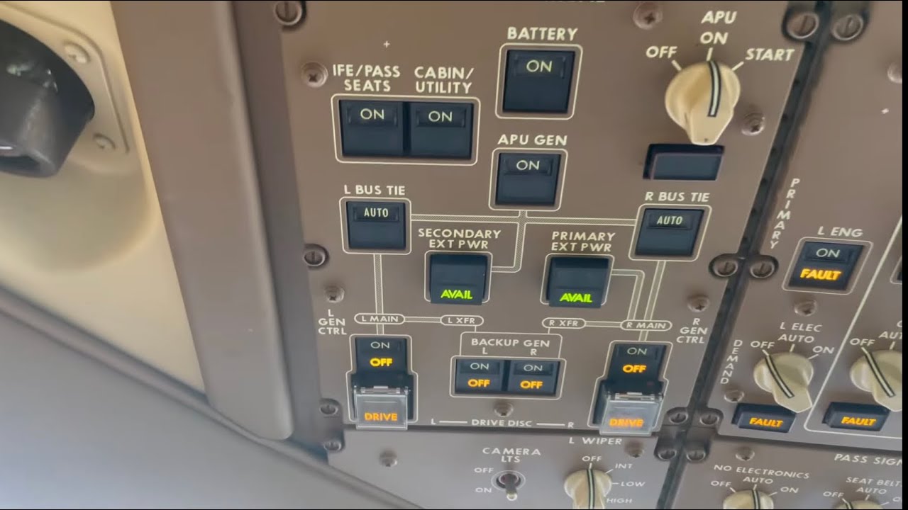 B777-300ER RH generator failure , MEL dispatch ELEC GEN SYS R - YouTube