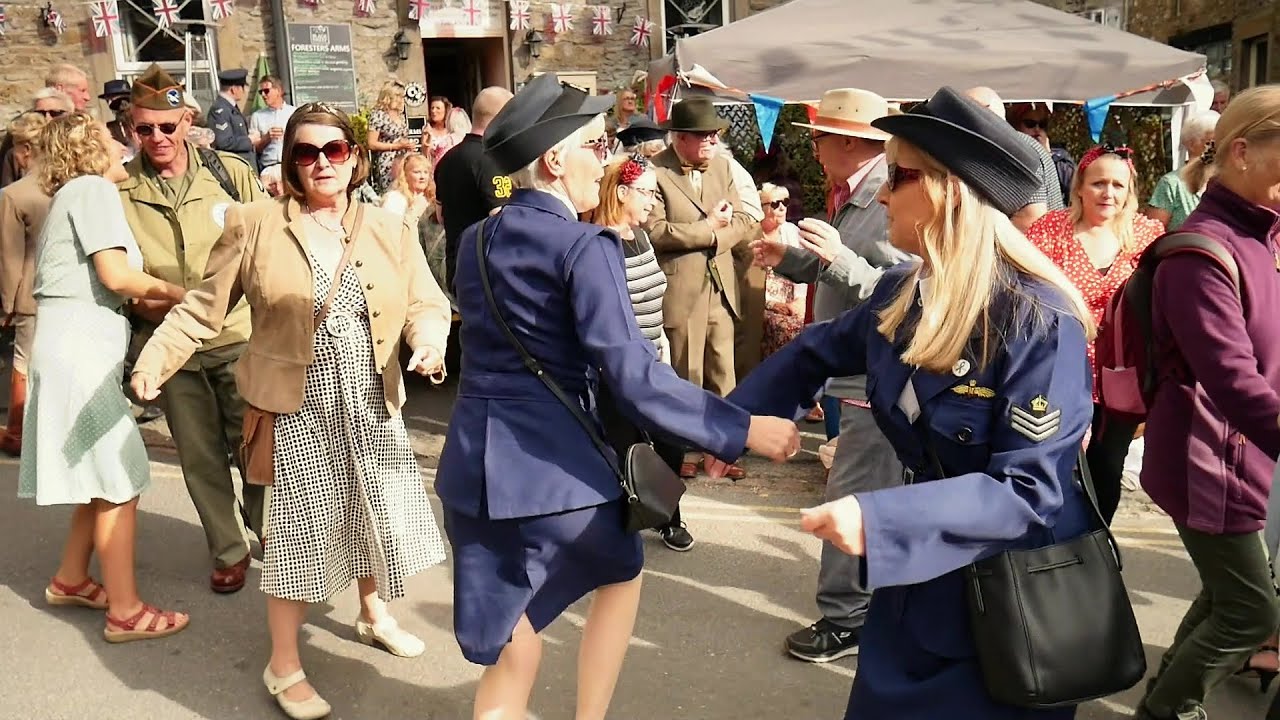 Grassington 1940's Weekend, 2022. Yorkshire Dales. More 40s Music ...