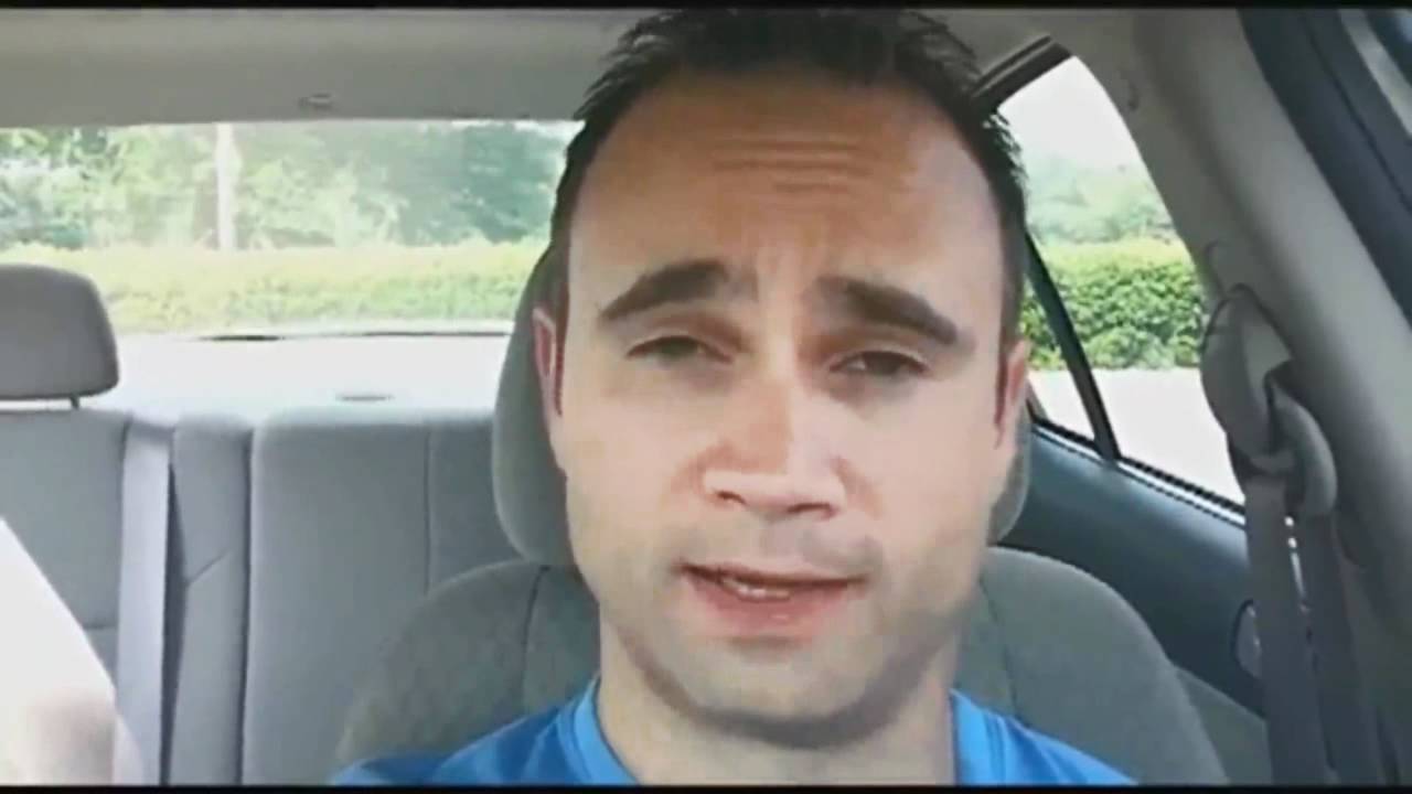 Man vlogs in Car - YouTube