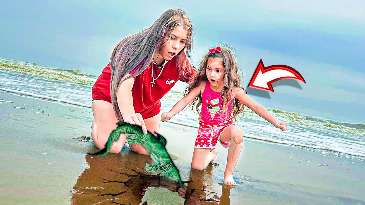 Eu E Minha IrmÃzinha Encontramos Um Bicho Estranho Na Areia Da Praia