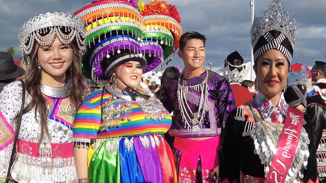 Beautiful Hmong Girls Tossing Ball Fresno Hmong New Year 2023 - YouTube