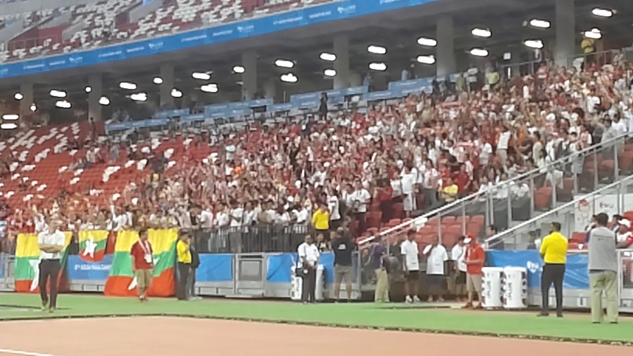 Passionate Burmese fans cheering for Myanmar! - YouTube