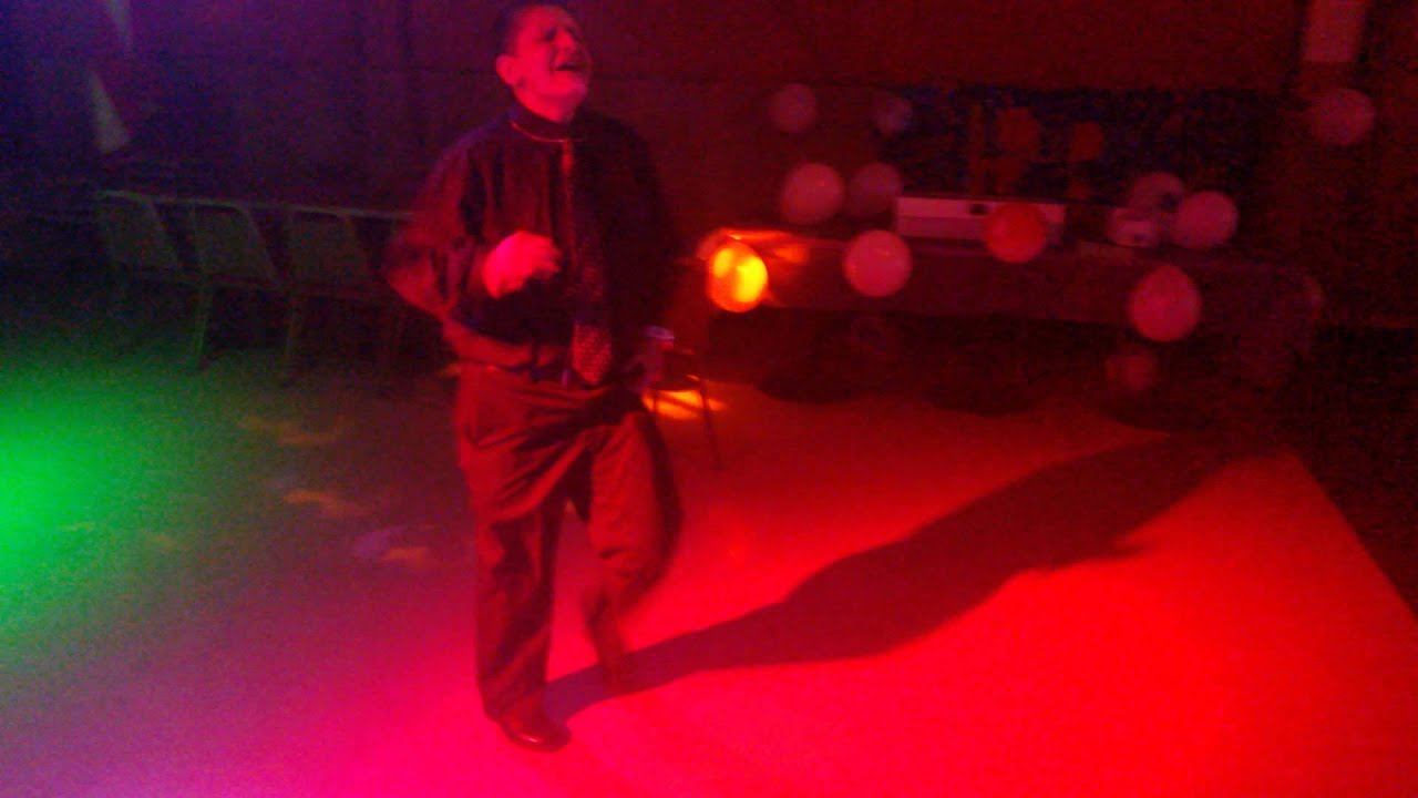 Shorty dancing to MJ - YouTube