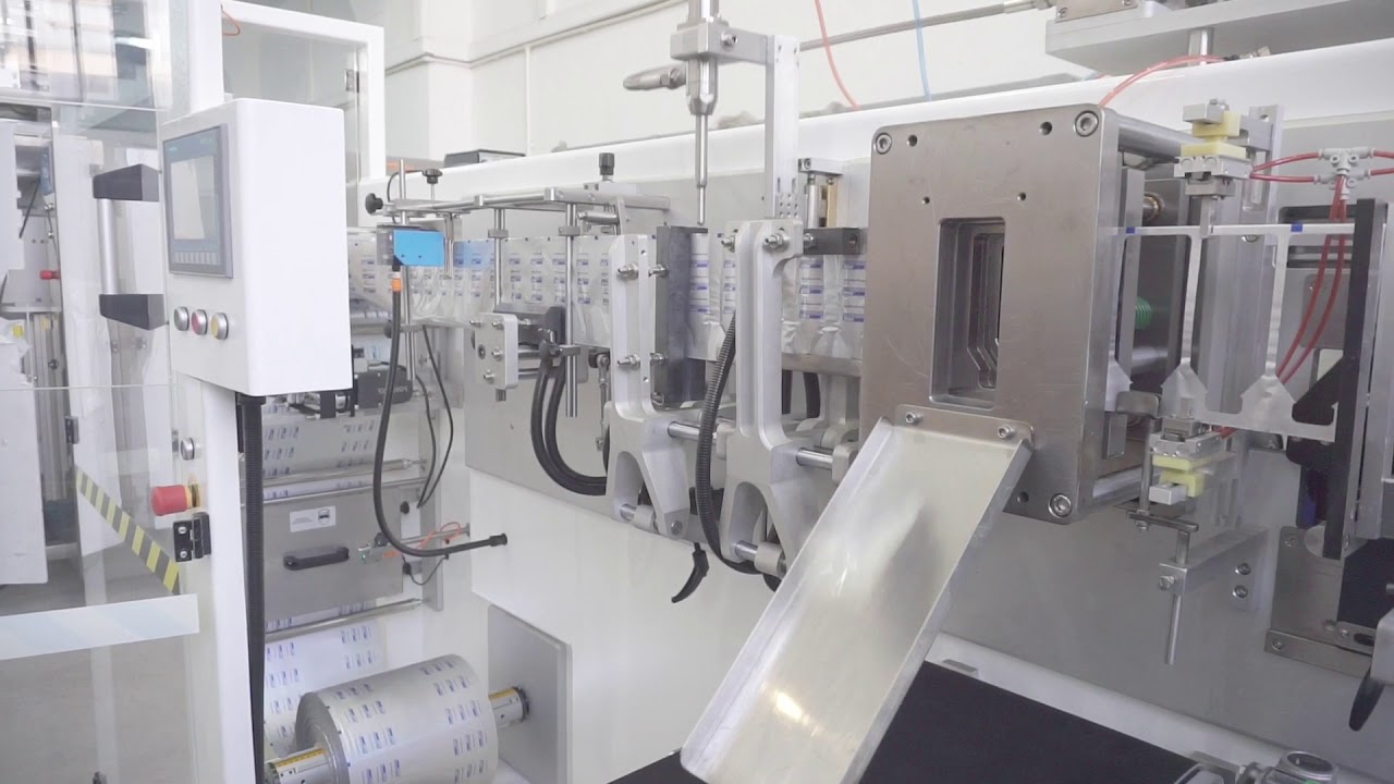 Die-cut horizontal sachet packaging machine - YouTube