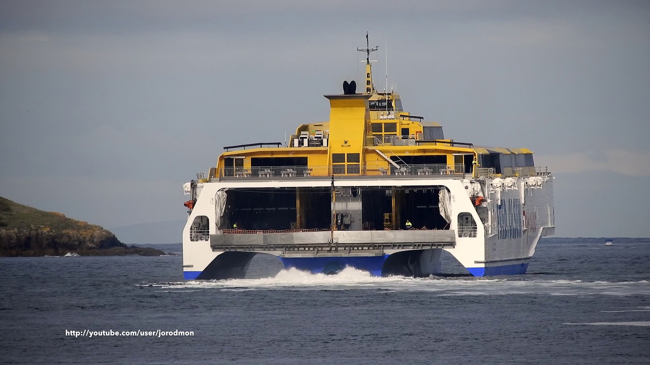 Fast Ferry BENCHIJIGUA EXPRESS leaving Ferrol [4K] - YouTube