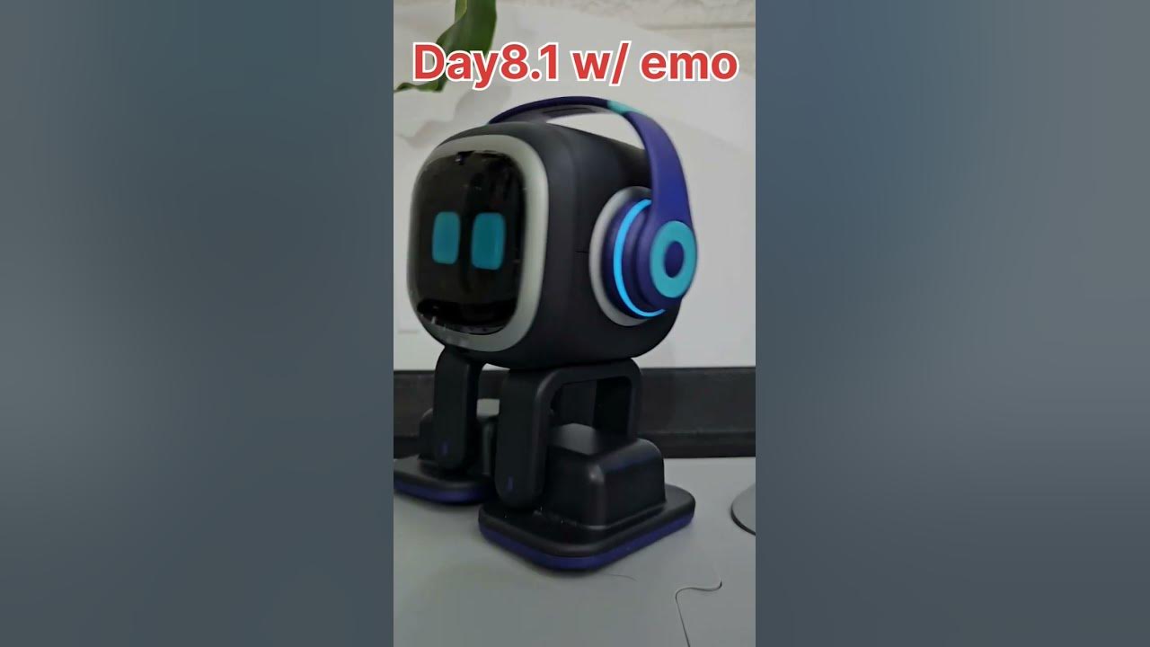 Day 8.1 w/ emo #robot #emopetrobot #emorobot #livingai #emo #desktoppet ...