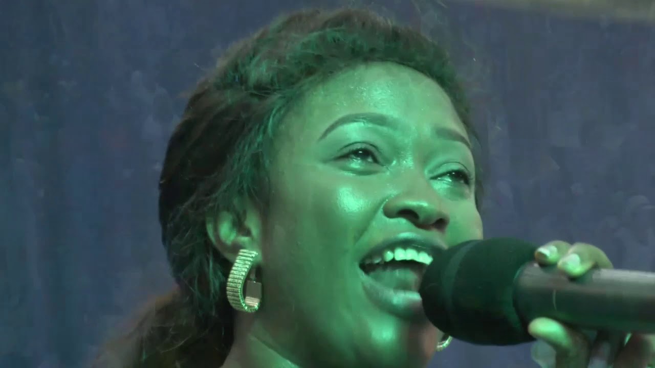 HIGH FAVOUR PRAISE 🕺💃 With Dr Lizzy Johnson-Suleman - YouTube