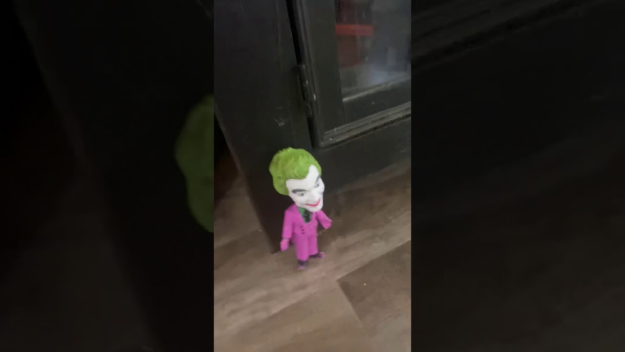 Batman and joker magic tricks - YouTube