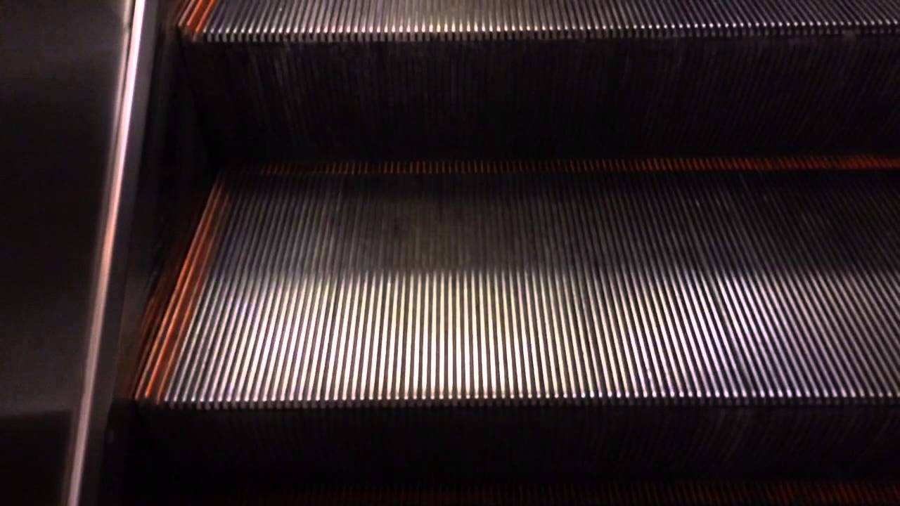 Hitachi Escalator @ King Subway Station - YouTube