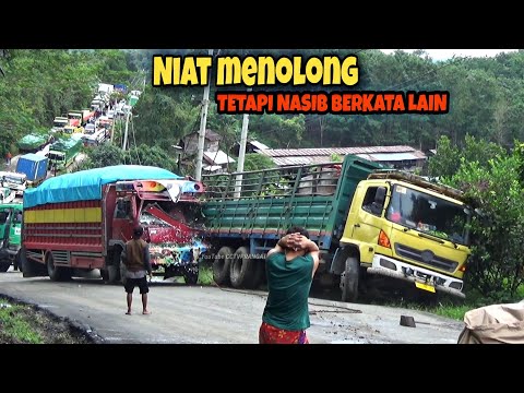 Detik Detik Menegangkan! terekam jelas truk tronton mundur nabrak kabin truk yang ada dibelakangnya
