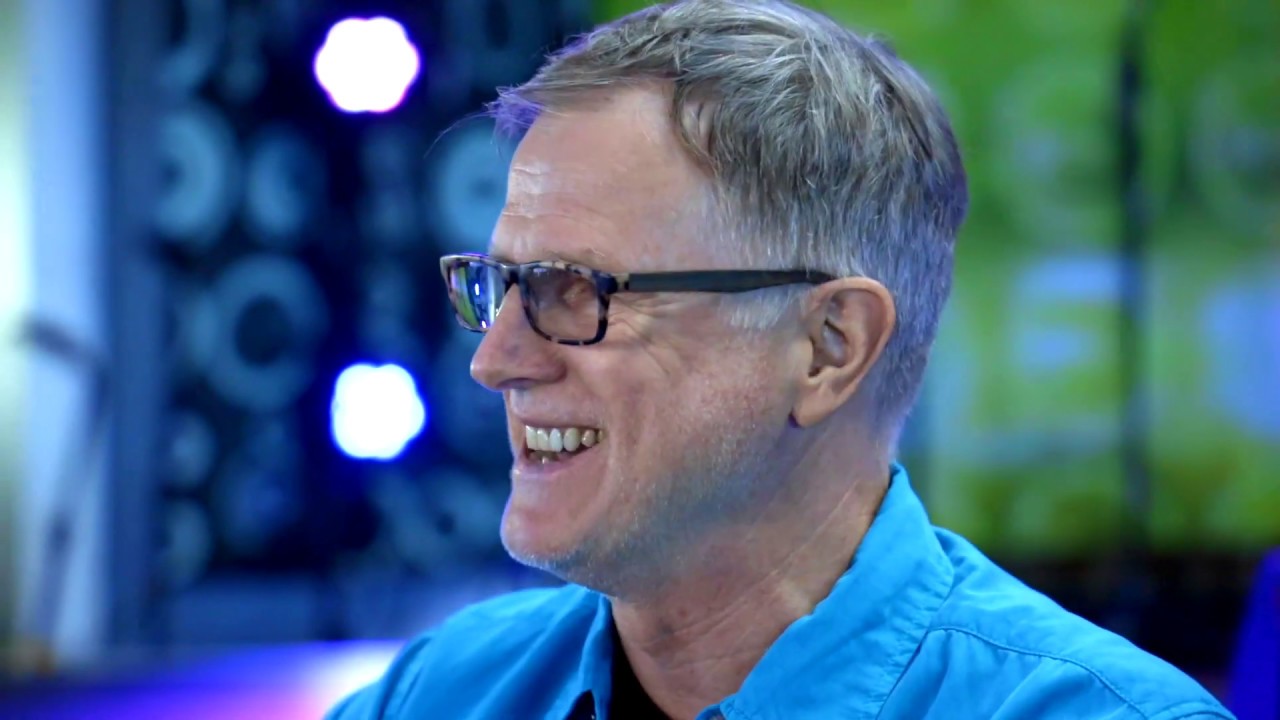 VJ Alan Hunter Explains the Atmosphere of The 80s Cruise - YouTube