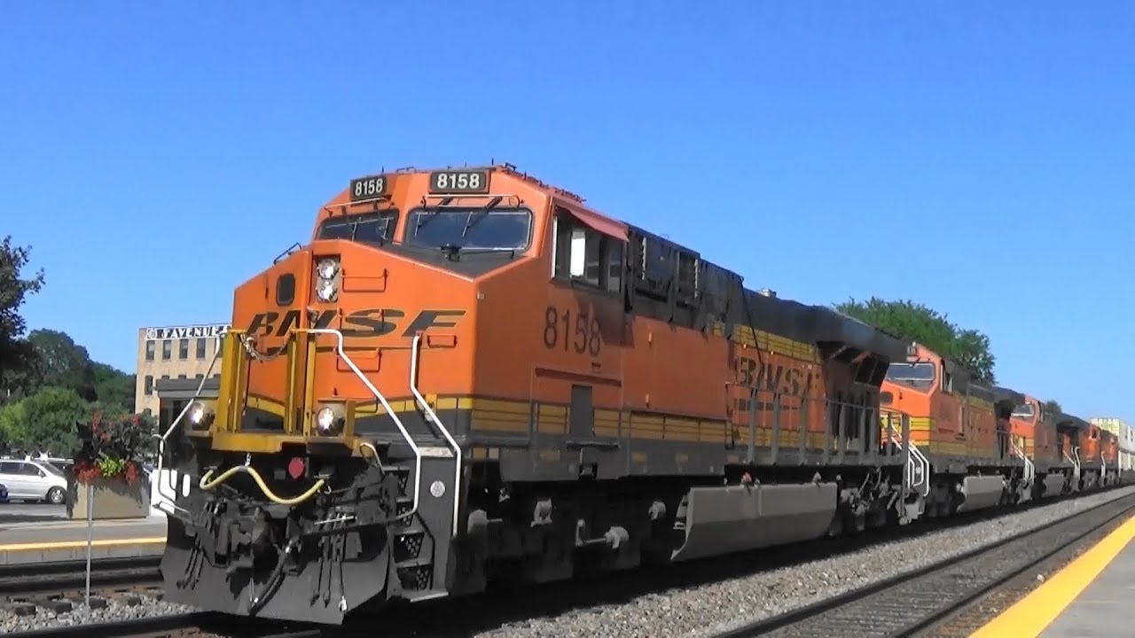 BNSF 8158 Leads a Z-Train, Naperville, IL, 7/25/18 - YouTube
