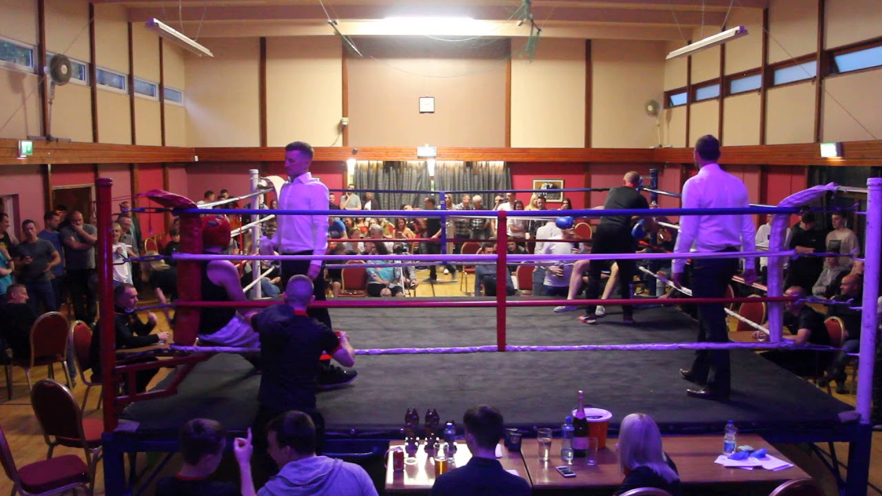 Larne Amateur Boxing Club...Neil Webb & Lee Maltman What a Fight Well ...
