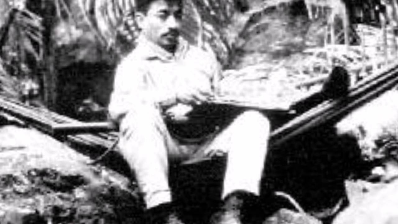 CORRIDO DE "GENARO VAZQUEZ ROJAS" DUETO CASTILLO. - YouTube