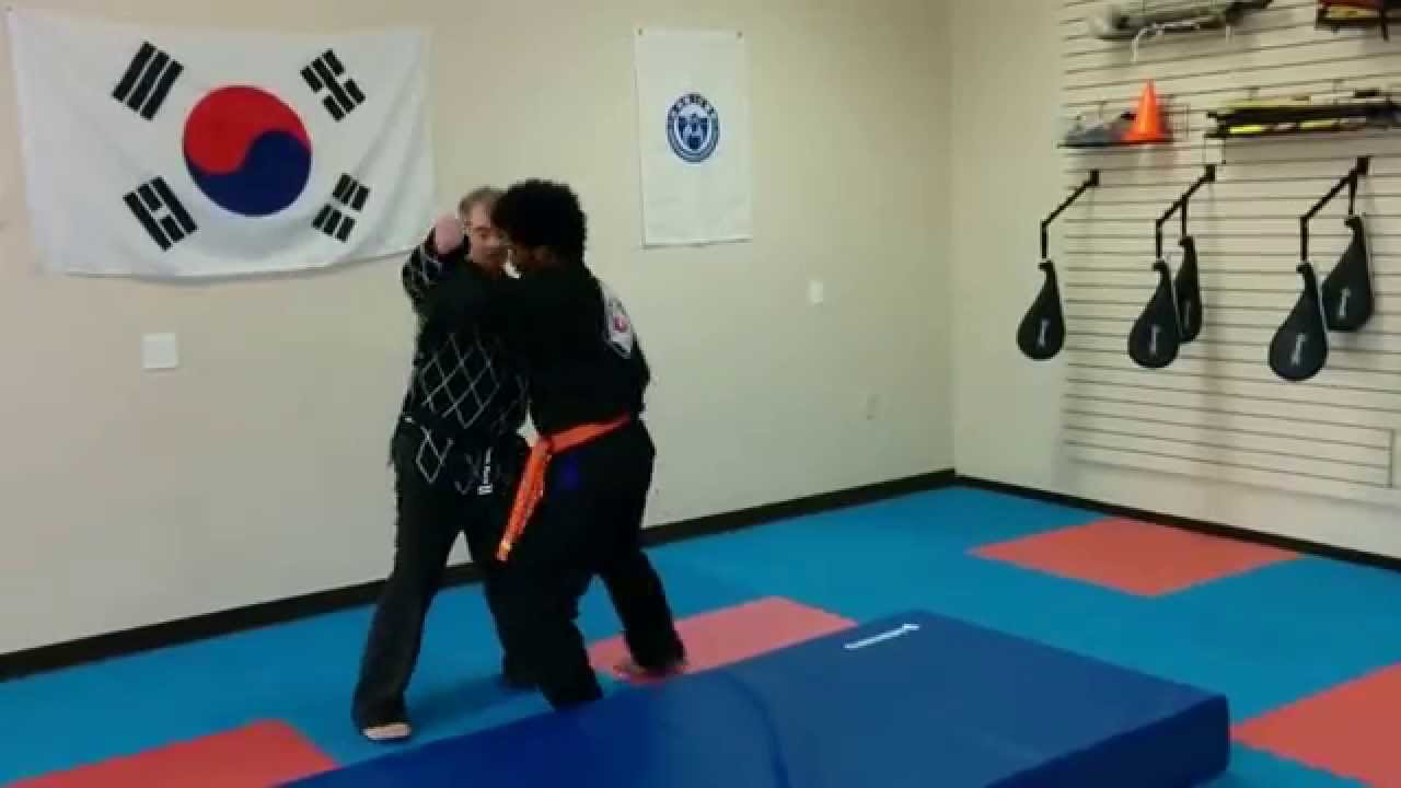 Hip Throw Practice in Hapkido - YouTube