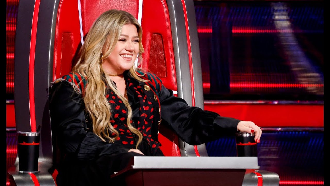 Kelly Clarkson’s Voice Announcement Has Fans Screaming “FINALLY!” - YouTube