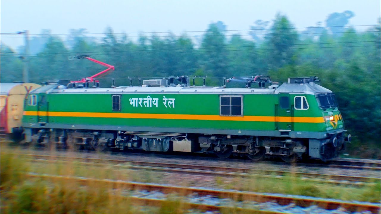 🔥🔥 High Speed Trains Visible & Invisible in Hevey Fog | ASR CSMT ...